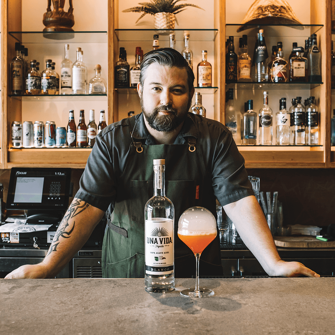 Una Vida Tequila Bartender Features